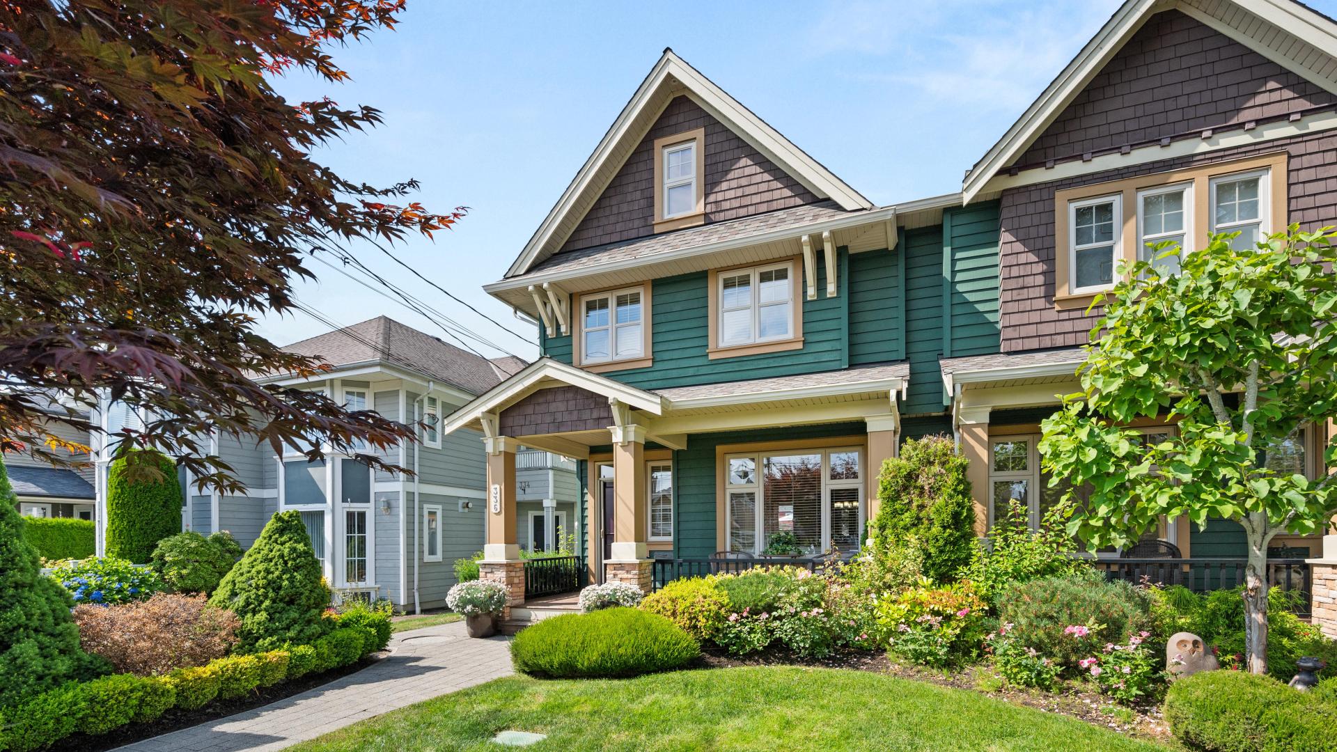 Featured Listings - Colin Hall - Personal Real Estate Corporation